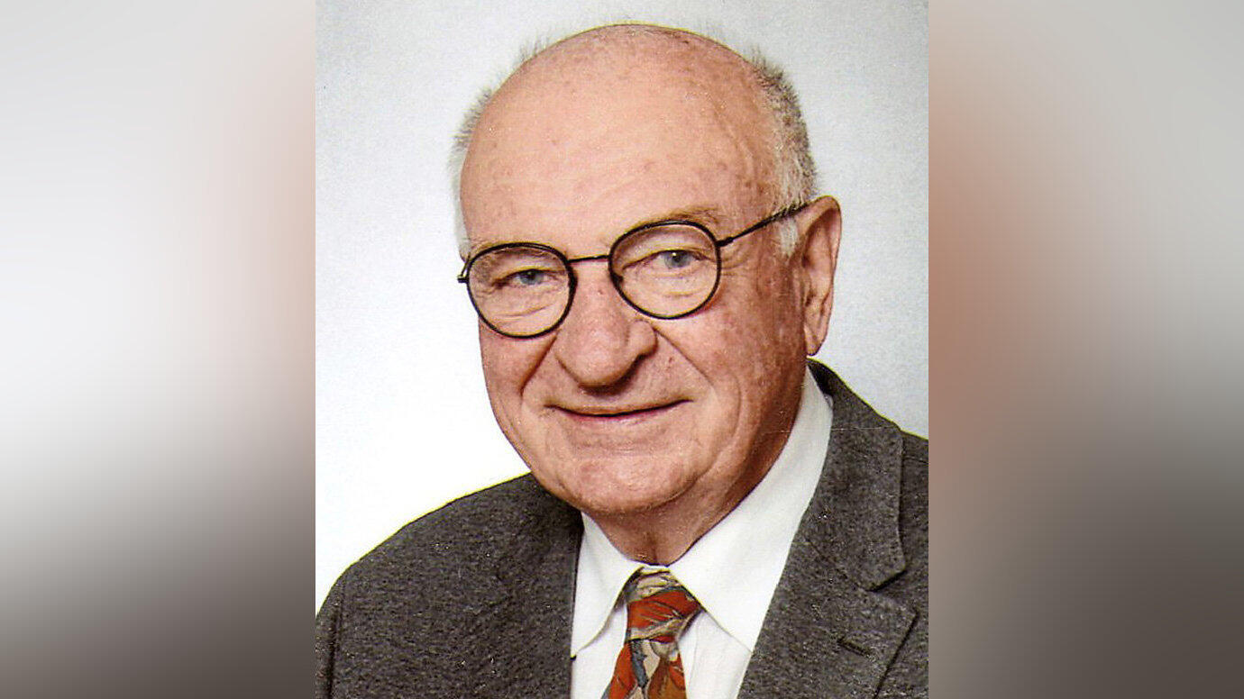 Dr. Adolf Herpich, FW-Fraktionsvorsitzender im Straubinger Stadtrat ...