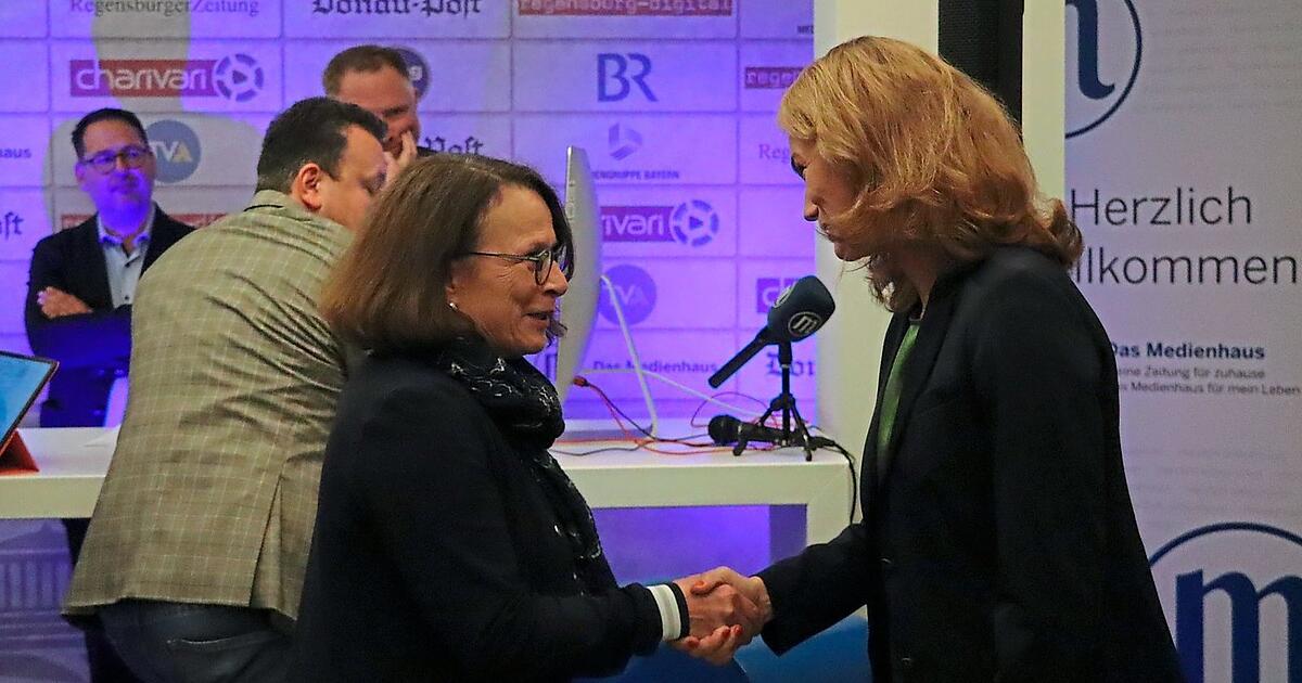 Regensburger Landrätin Tanja Schweiger zieht in den Bezirkstag ein