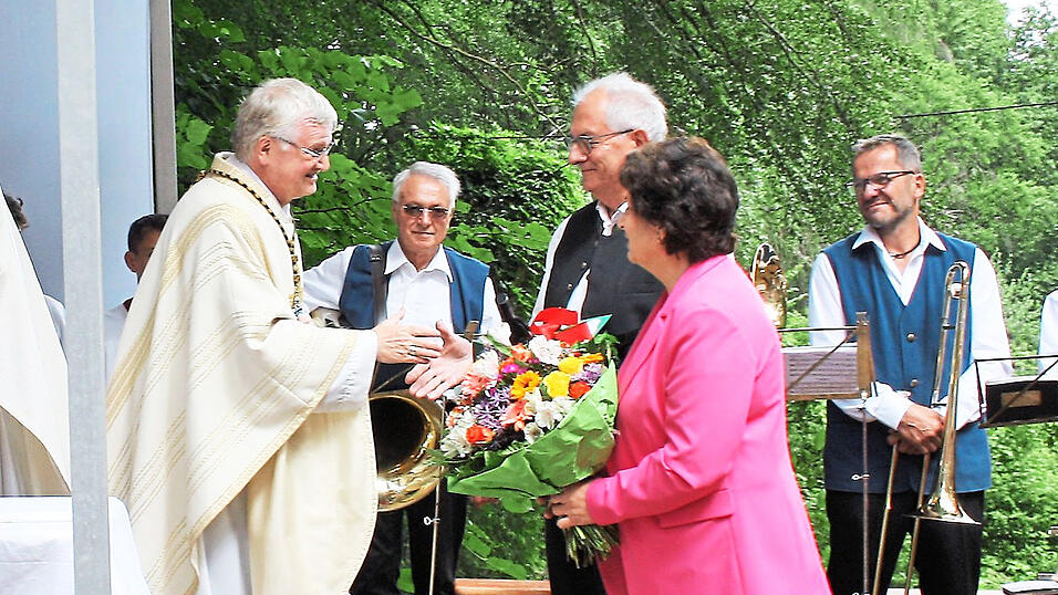 Bei der 300-Jahrfeier von Maria Brünnl zieht der Festprediger ...