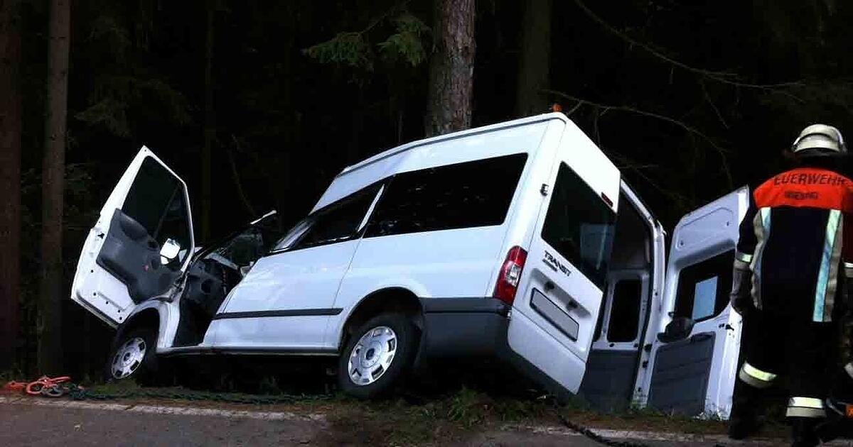 Zwei Tote und fünf Verletzte bei tragischem Unfall