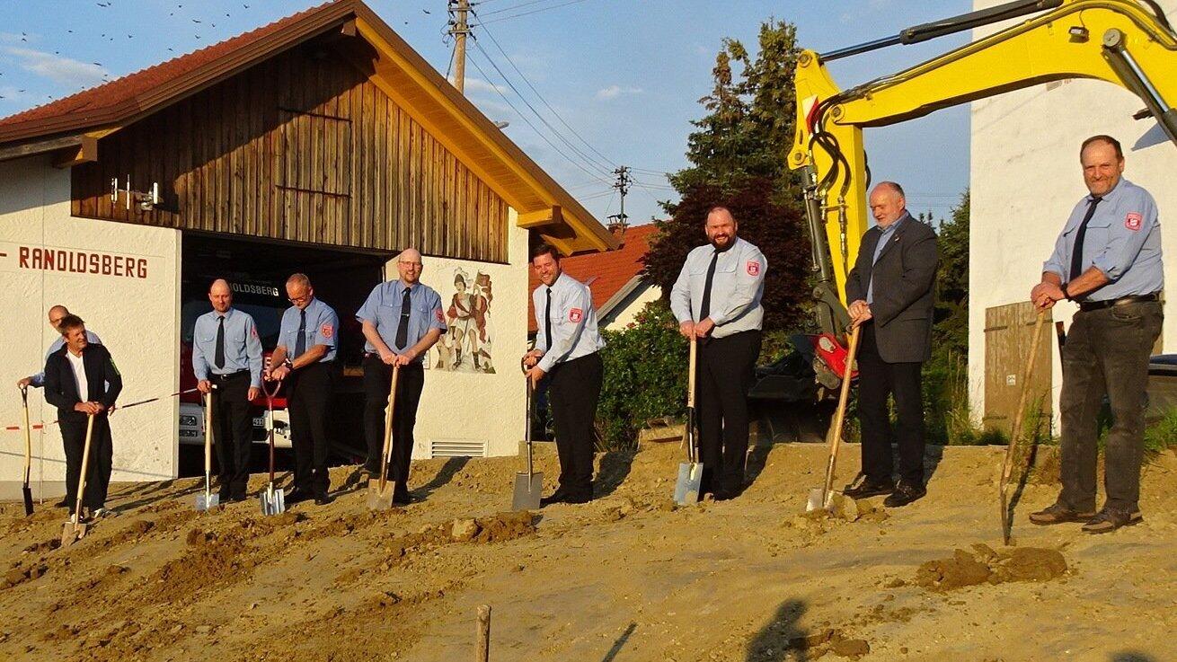 Spatenstich für Fahrzeughalle der First Responder