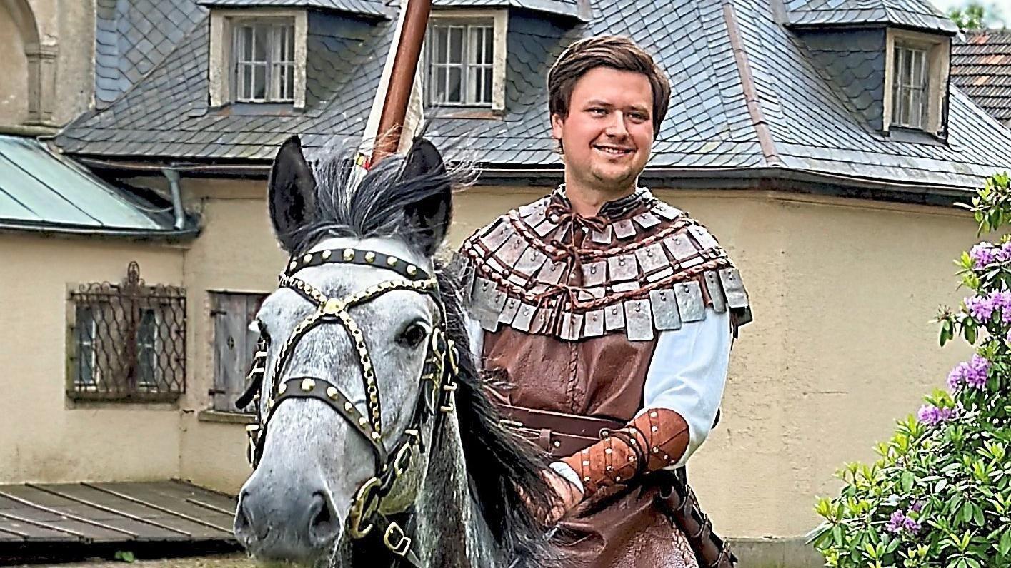 Alexander ist bereits im Ritter-Modus