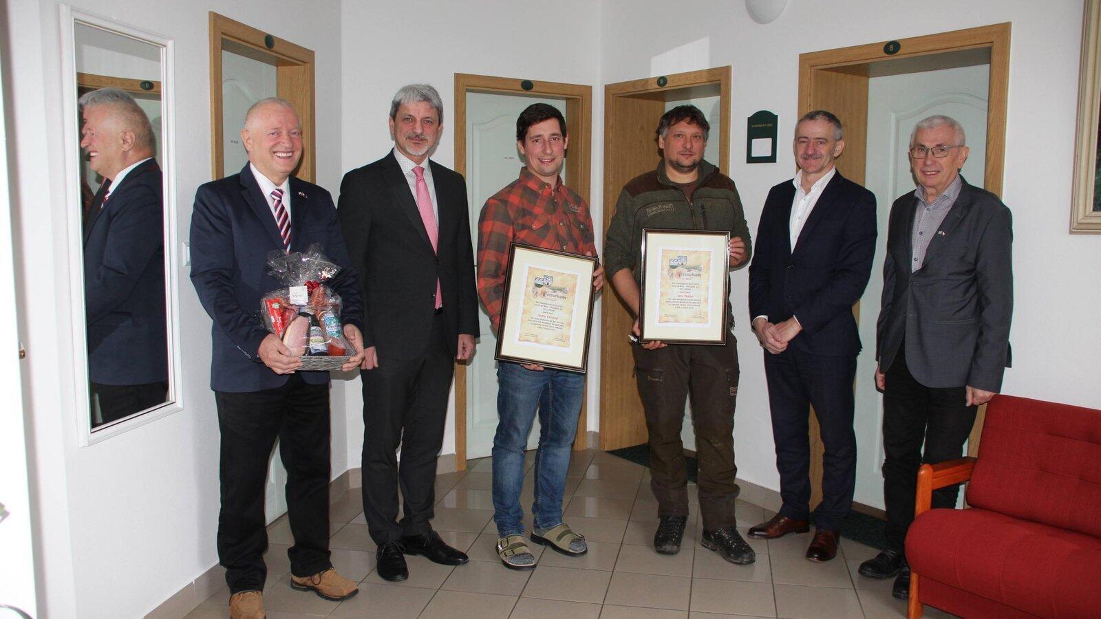 Minister lobt tschechische Lebensretter eines Furthers