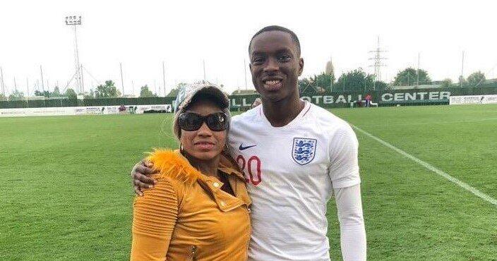 Derrick Abu unterschreibt Profivertrag beim FC Chelsea
