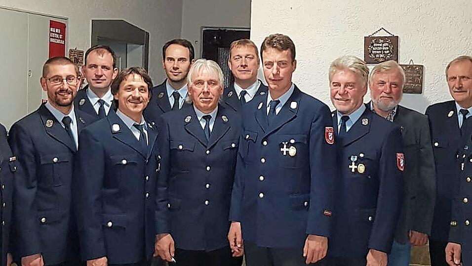 Kommandanten und Vorsitzende bestätigt