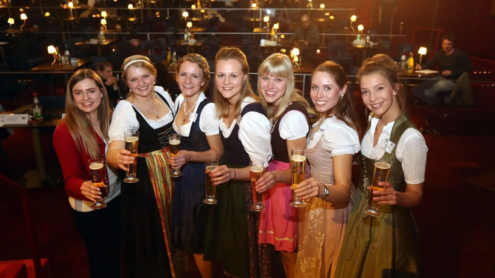 bierkönig dirndl