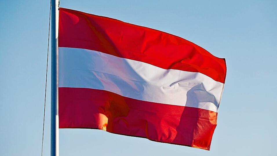 Wie Sieht Die Osterreichische Flagge Aus