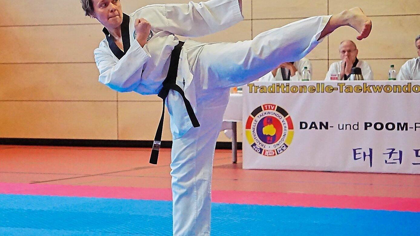 Petra Spranger nun 'Meister-Lehrerin' im Traditionellen Taekwondo