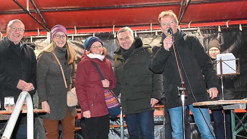 Schlussziehung bei der Rotary-Weihnachtsverlosung