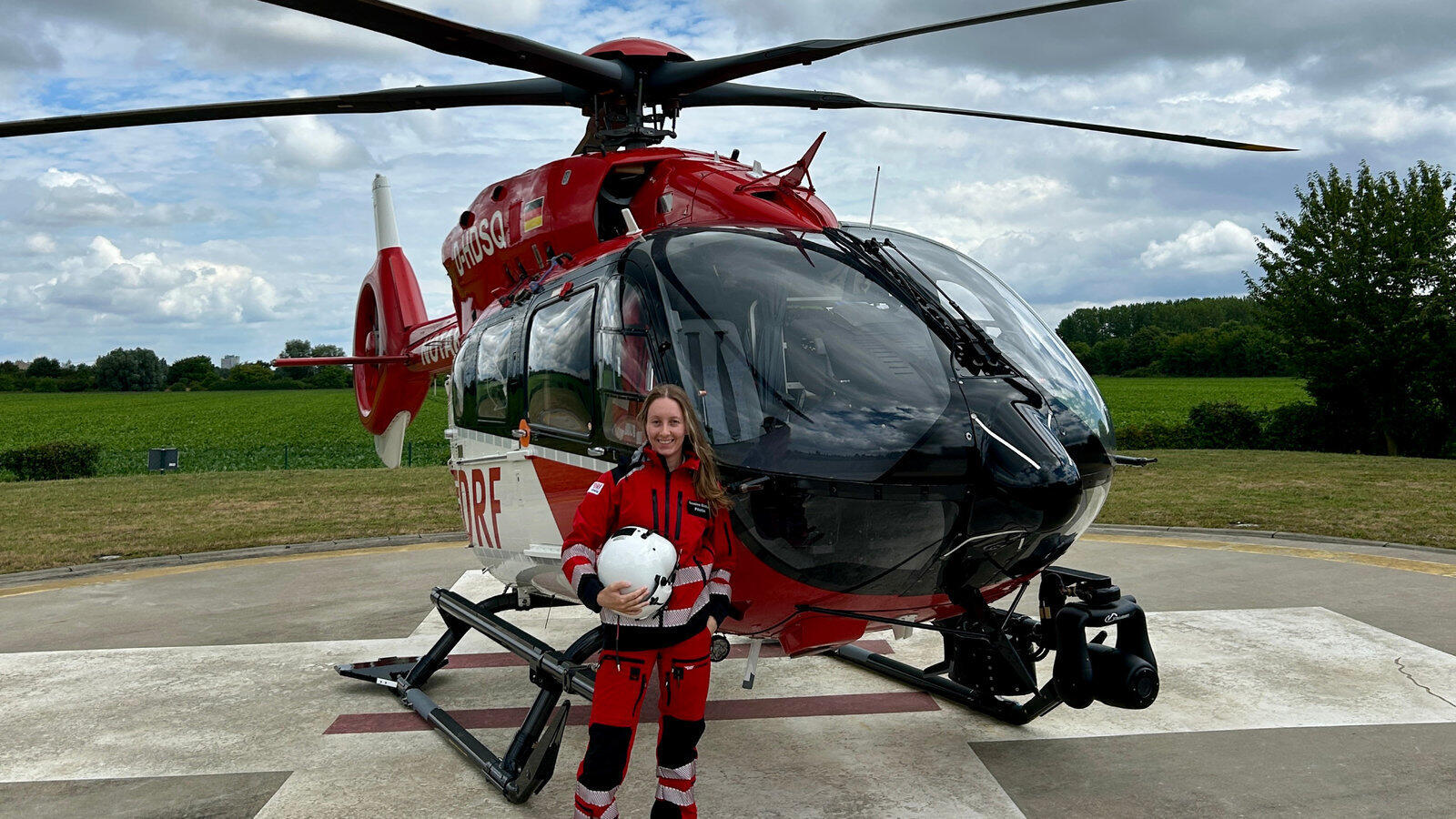 Yasmine Rietsch aus Haselbach ist mit 22 Jahren Pilotin in der Luftrettung