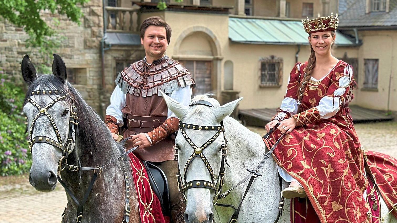 Further Ritterpaar vor der Kamera