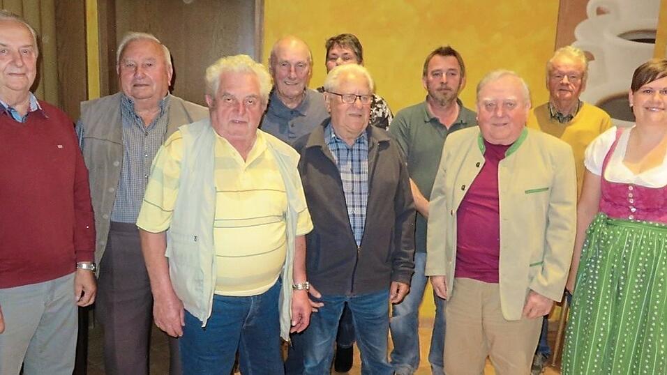 Vorstand neu gewählt und treue Mitglieder geehrt