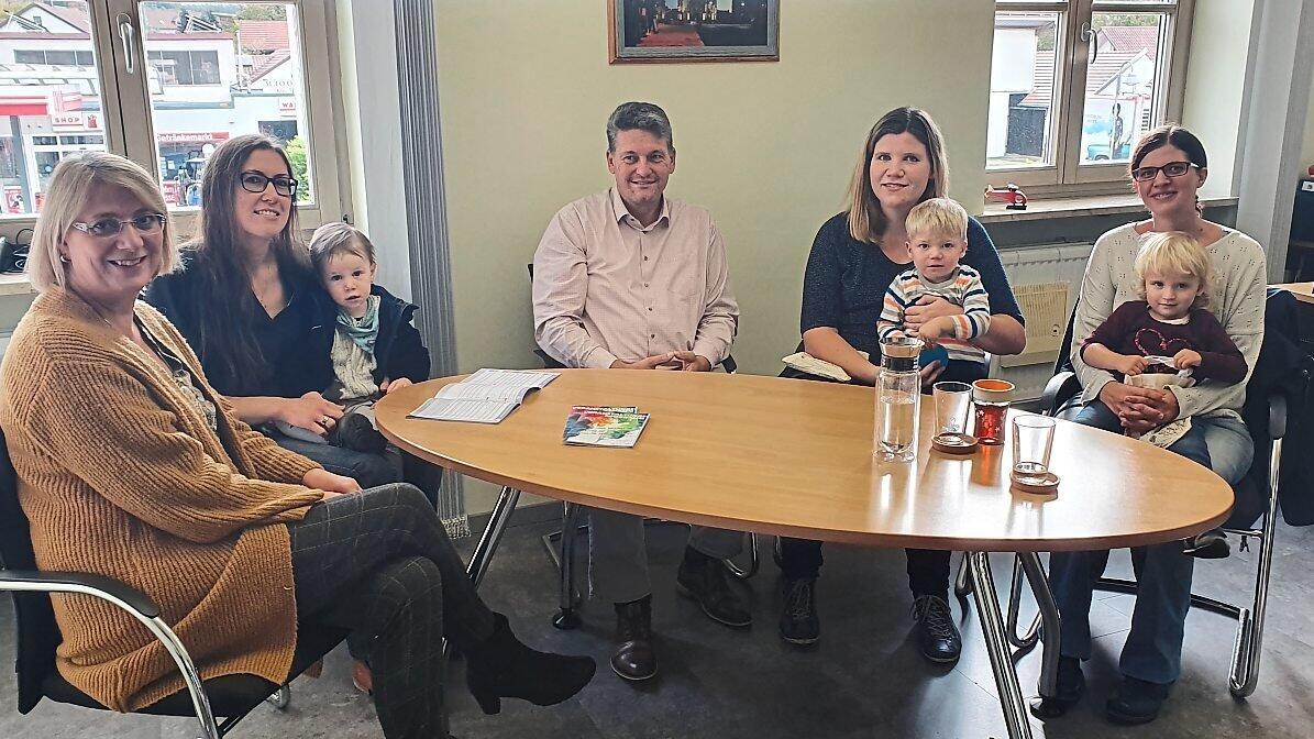 Auch Eltern lernen in Eltern-Kind-Gruppen