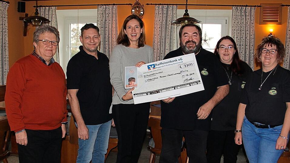 3.300 Euro-Spende für Palliativstation
