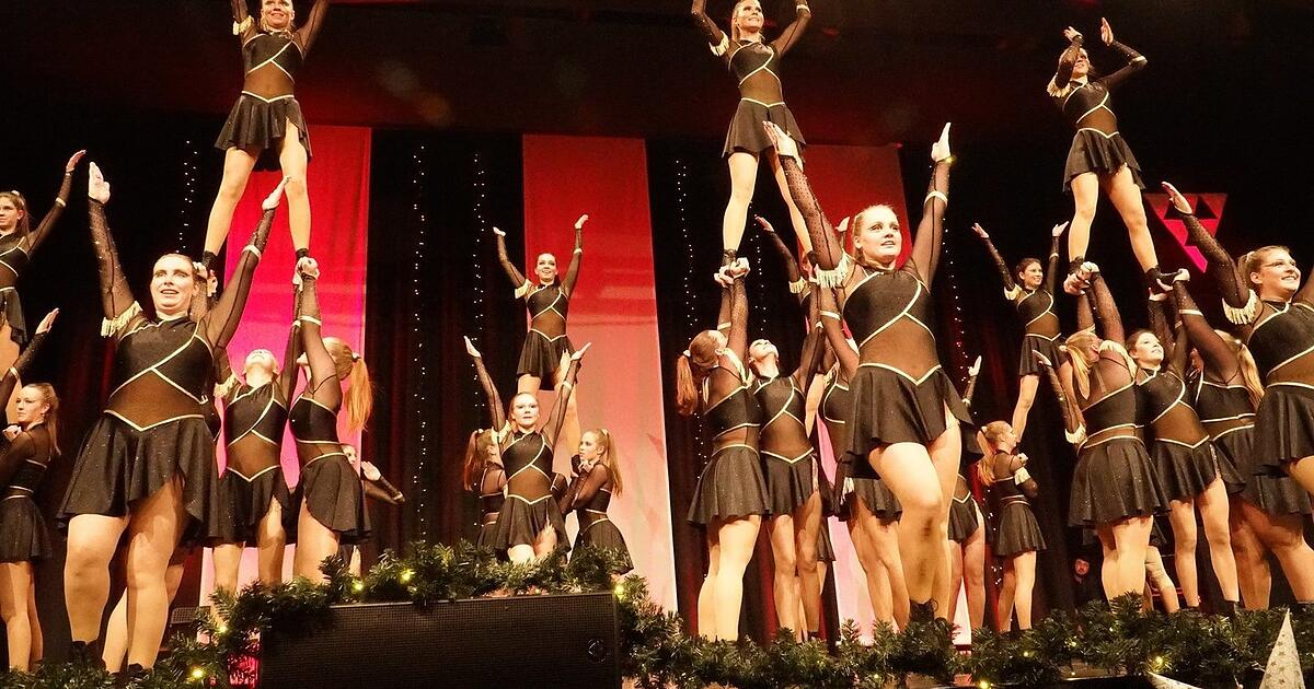 150 Tänzerinnen verzaubern bei Weihnachtsgala