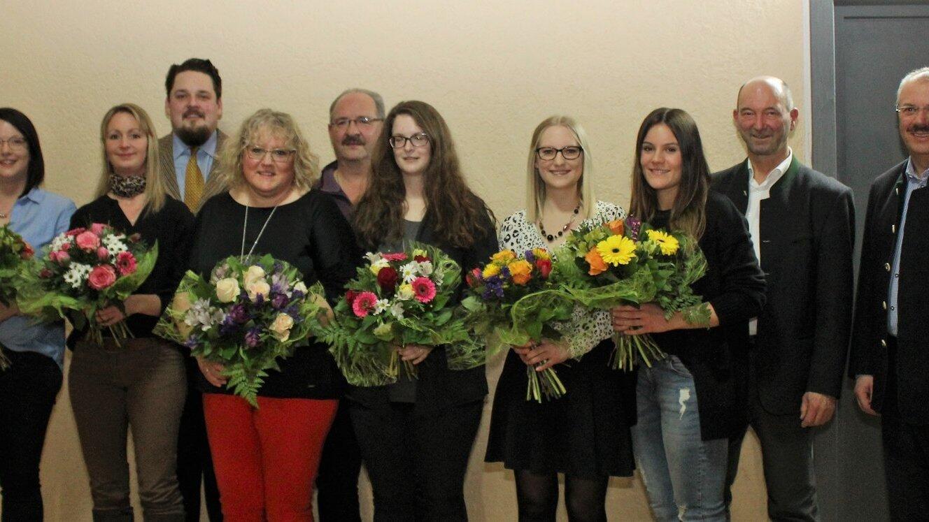 Blumen für die Damen, Dank an die Helfer