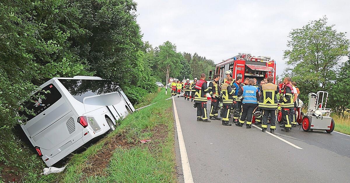 Ein Toter und fünf Verletzte bei Unfall mit Bus
