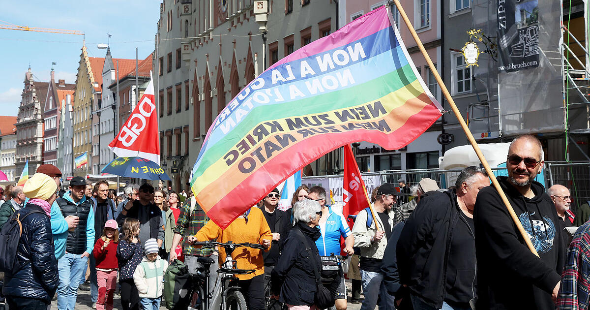 350 Menschen beteiligen sich am Ostermarsch in Landshut