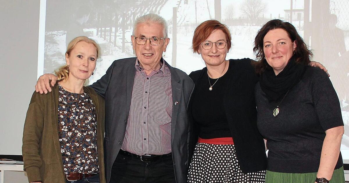 Karl Reitmeier referiert in Domažlice über die Zeit der Wende