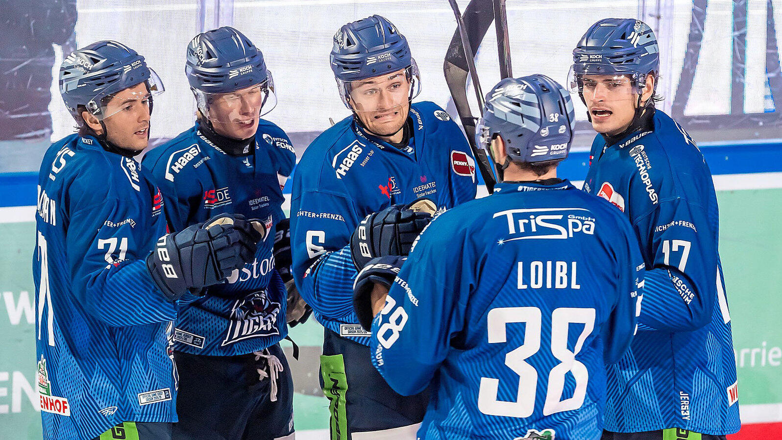 Derby-Spektakel: Straubing Tigers besiegen Red Bull München mit 6:2
