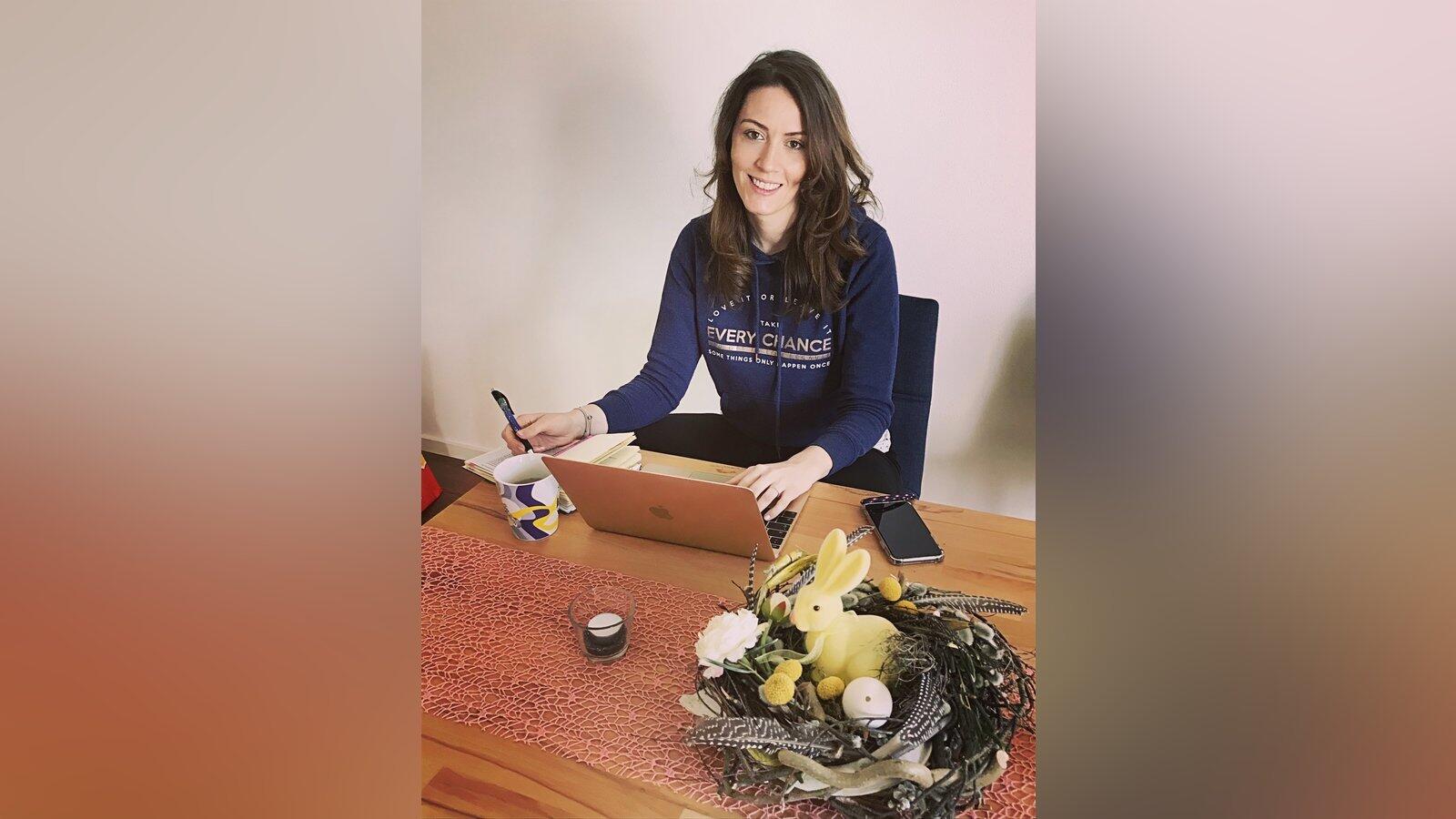 FDP-MdB Nicole Bauer arbeitet von Zuhause