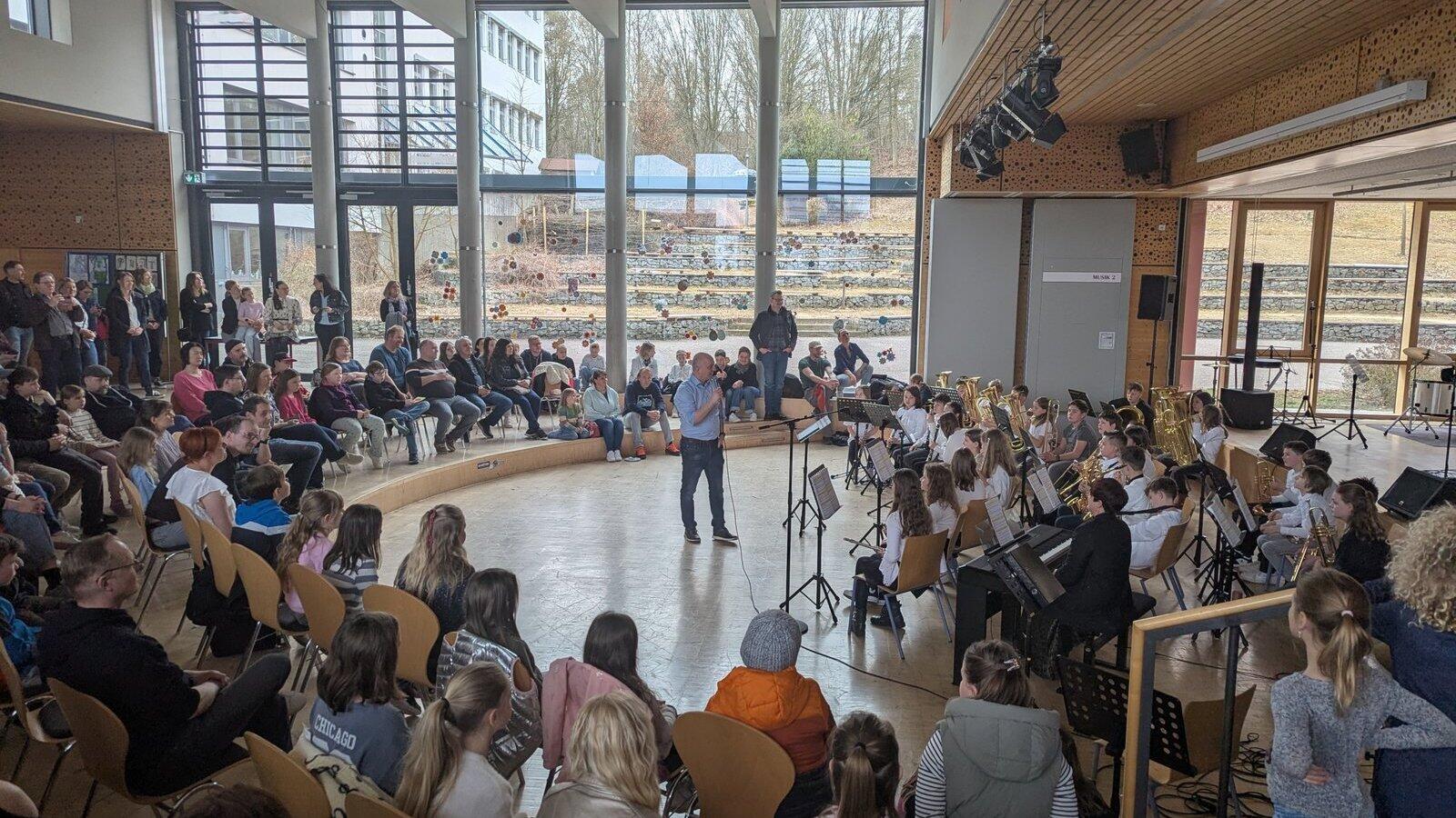 'Tag der offenen Tür' an der Realschule Viechtach mit vielfältigem Programm