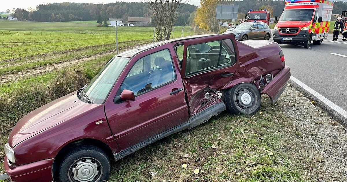 Zwei Verletzte bei Unfall auf B20 nahe Arnschwang