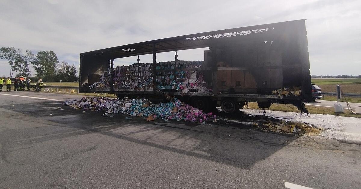 A3 bei Metten nach Reifenplatzer wieder befahrbar