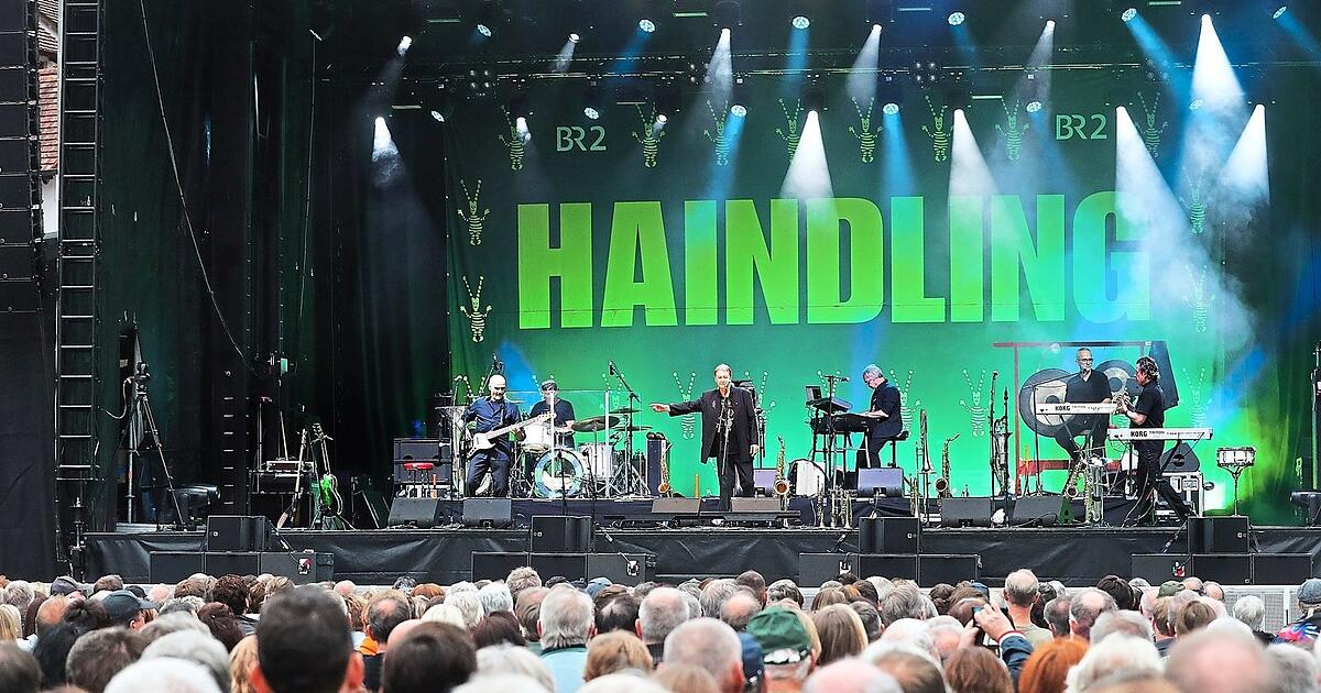 Über 7.000 Fans feierten in Landshut mit Haindling und den Sportis