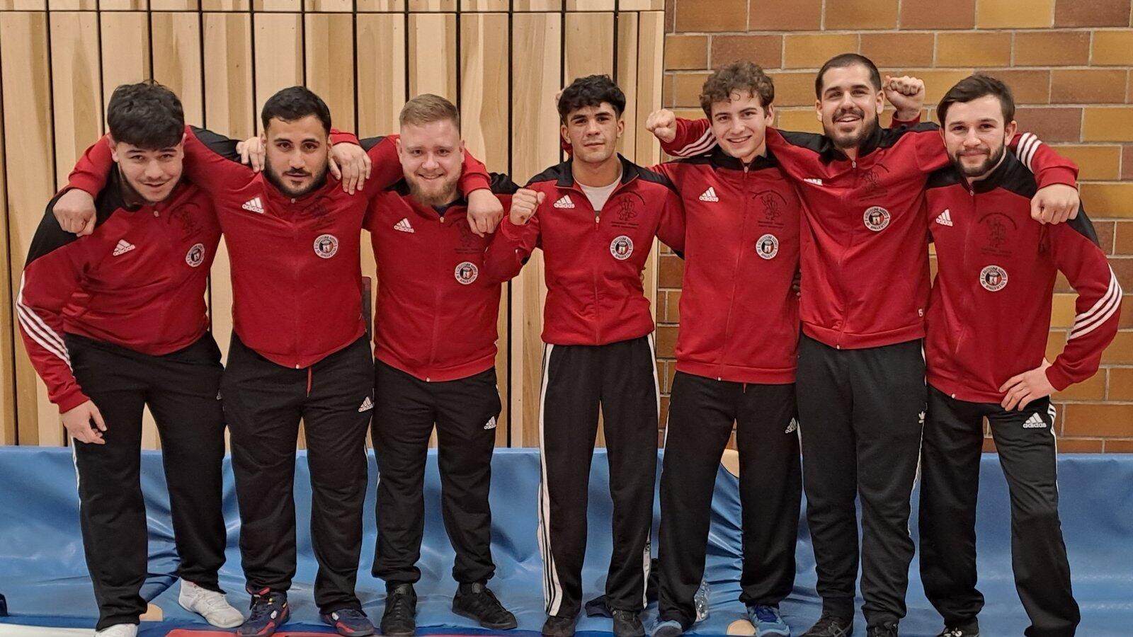 Auer Ringer kämpfen hart bei Wettkämpfen in Westendorf