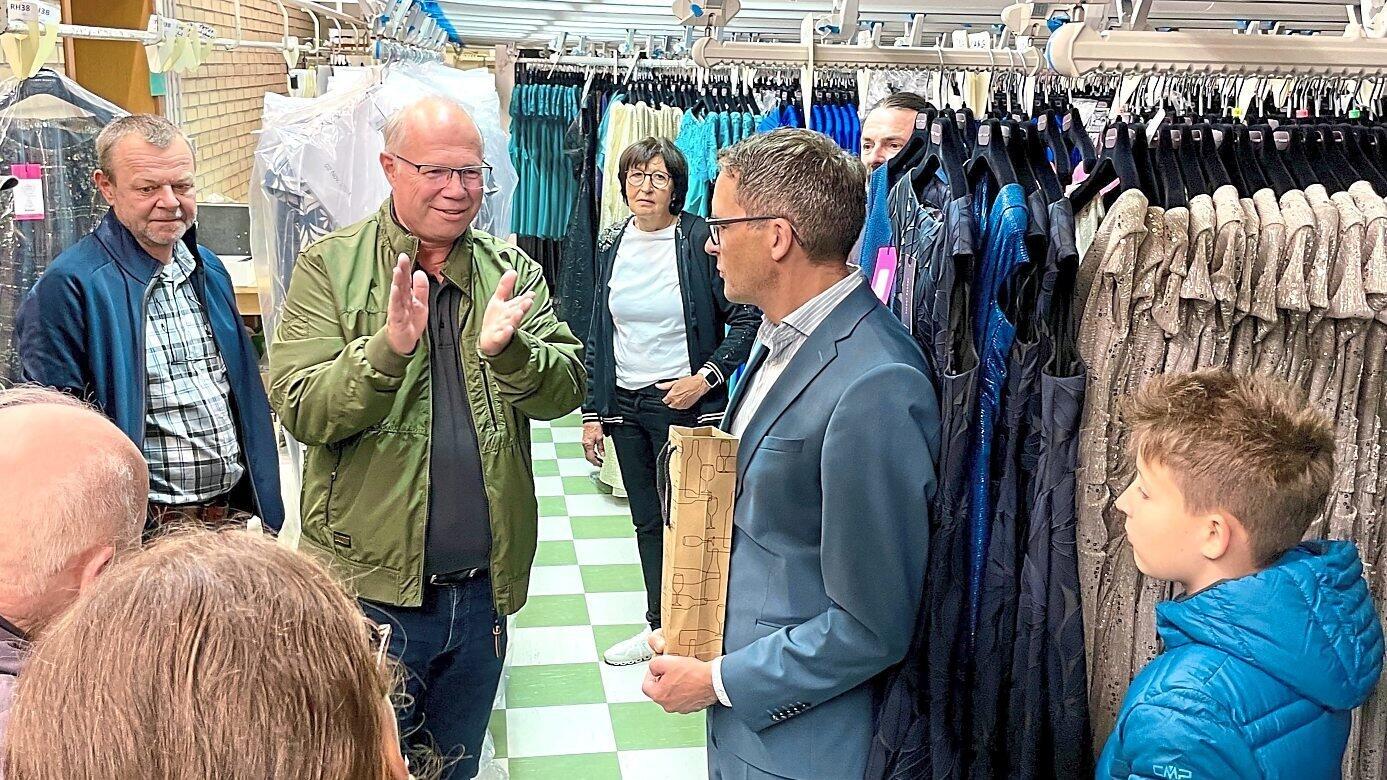 Freie Wähler Waldmünchen bekommen Einblicke in lokale Unternehmen