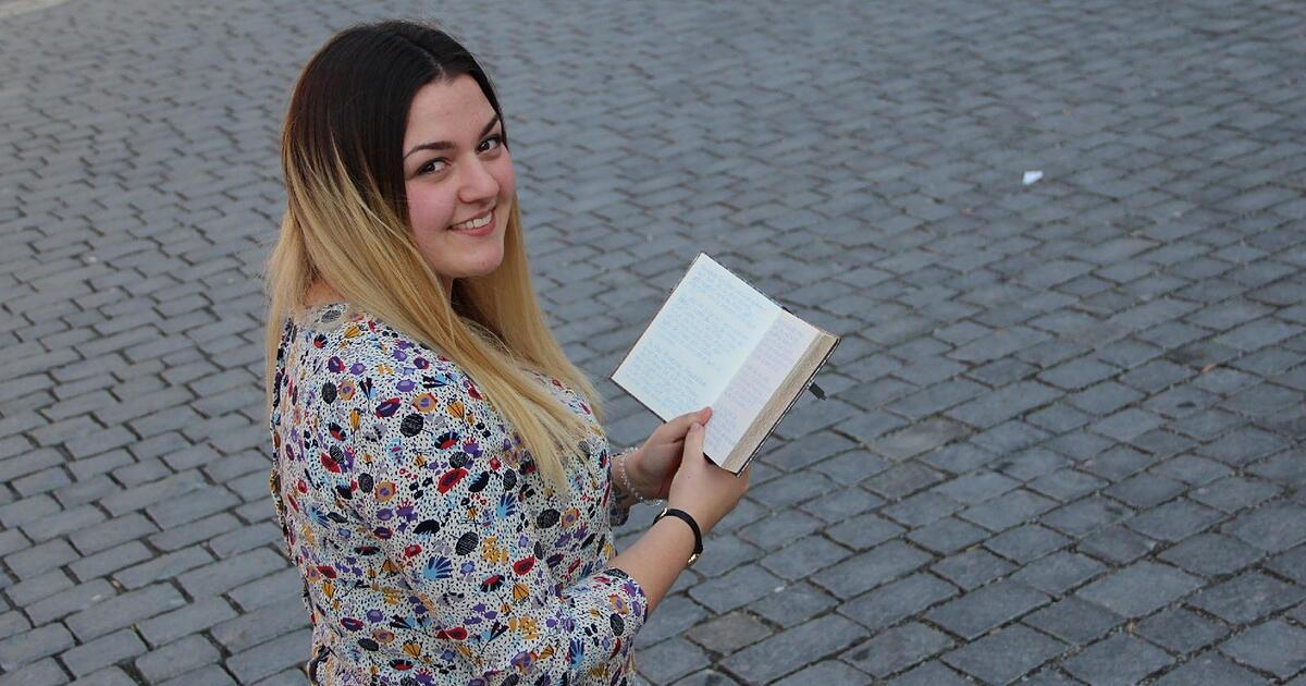 Barfuß zum Sieg: Teresa Reichl hat Poetry Slams für sich entdeckt