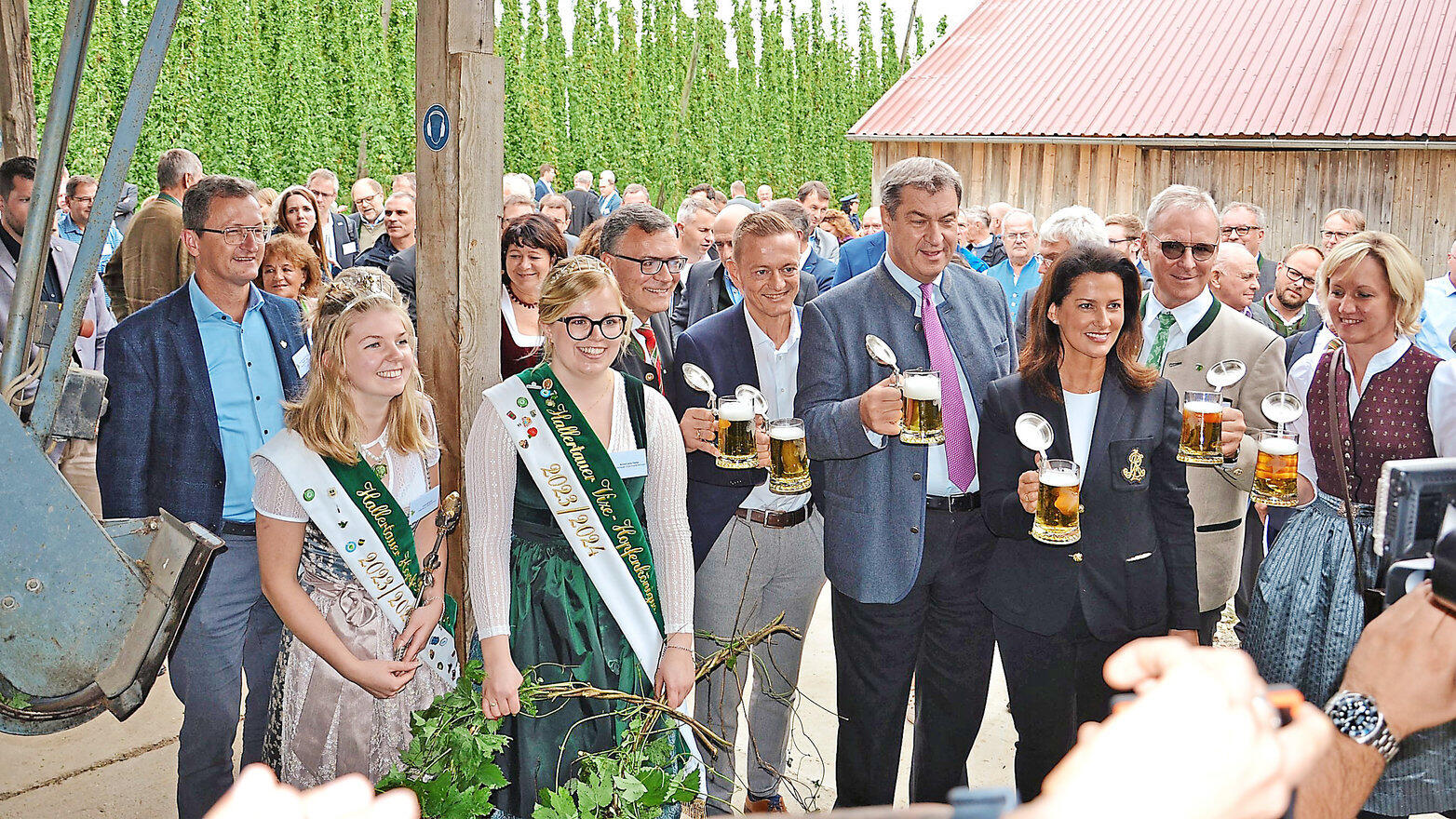 Politik sagt Hallertauer Hopfenbauern Hilfe zu