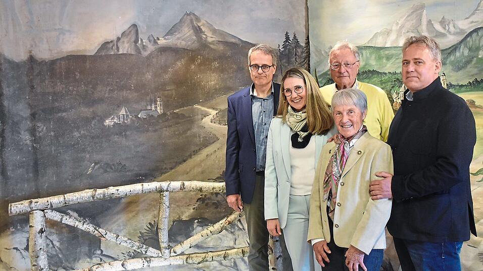 Watzmann-Kulisse an Vilsbiburger Heimatmuseum übergeben