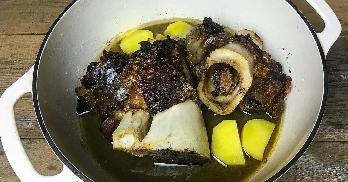 Markknochen kochen als kräftige Aromabrühe