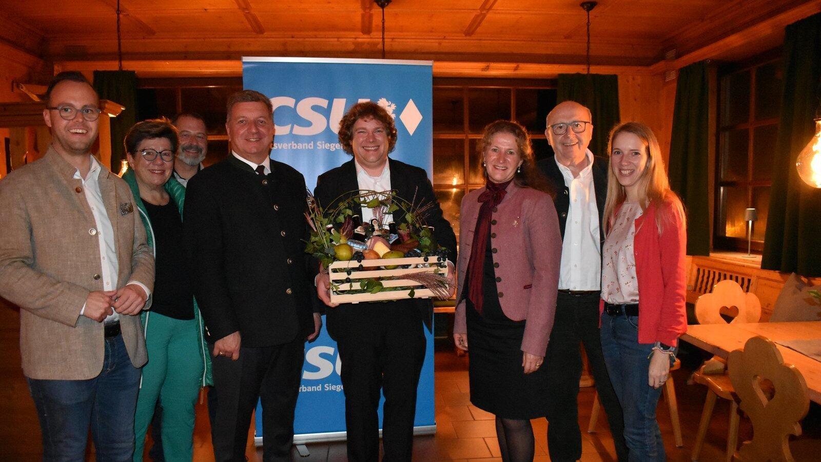 Kirtamontag lockt mit Staatsminister Bernreiter Polit-Prominenz