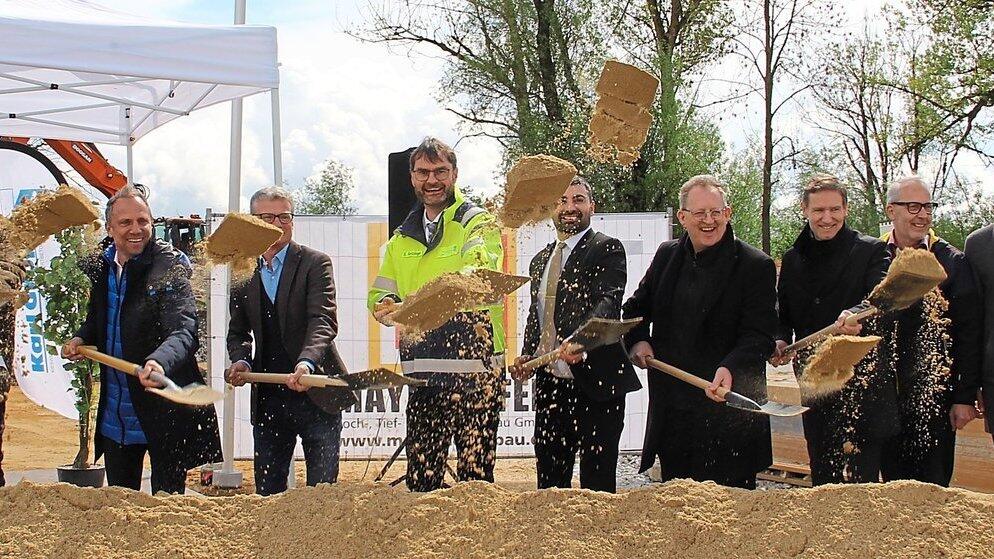 Spatenstich an der Hengersberger Ohe mit Umweltminister Glauber