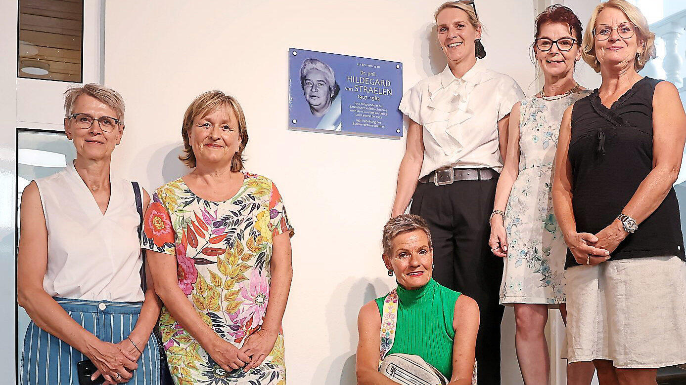 Gedenktafel ehrt Gründerin der Landshuter Volkshochschule