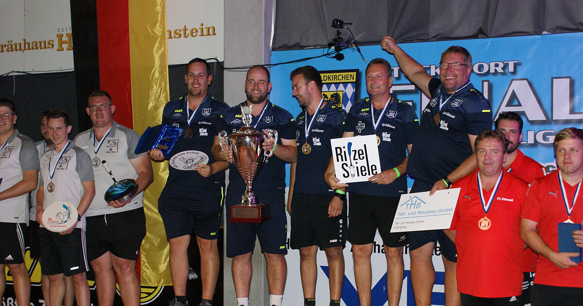 Aufsteiger ESC Aham holt in Herzschlagfinale den Bundesliga-Titel