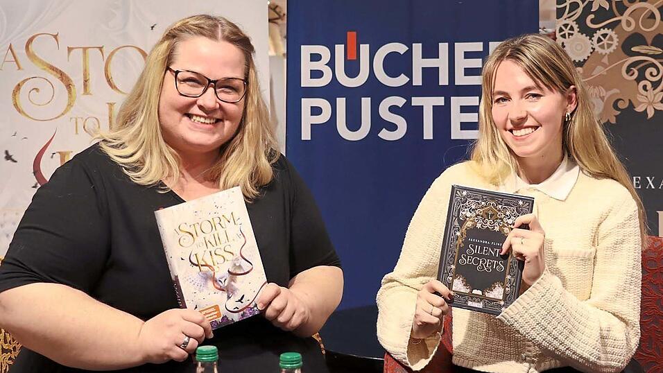 Autorinnen-Duo begeistert Fans von Romantasy bei 'Meet&Greet' in Straubing