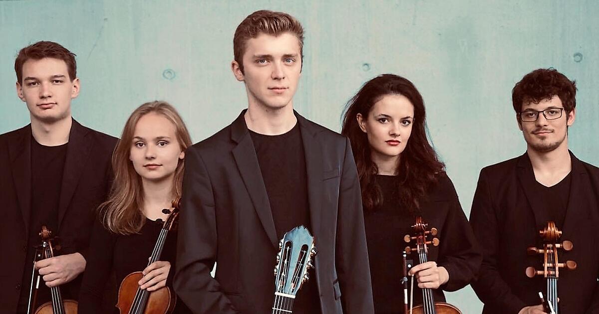 Leonard Becker studiert klassische Gitarre