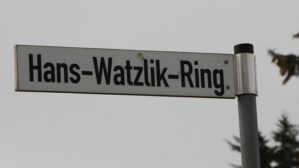 Hans-Watzlik-Ring in Straubing: Zusatzschild statt Umbenennung?