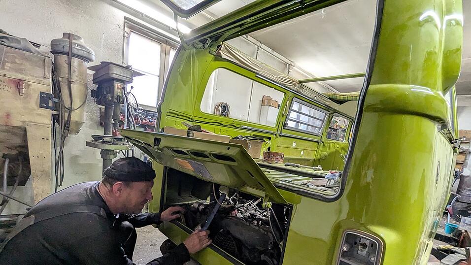 Christian Axmann aus Prackenbach restauriert und sammelt Oldtimer