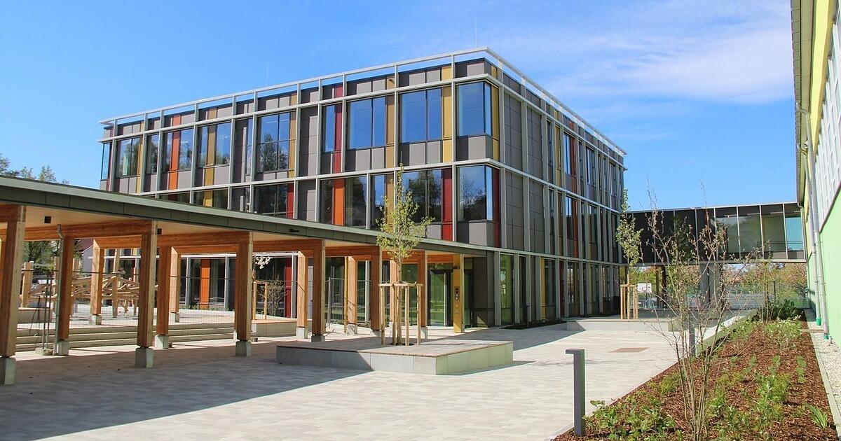 Acht Millionen Euro Förderung für Hochbaumaßnahmen in Dingolfing- Landau
