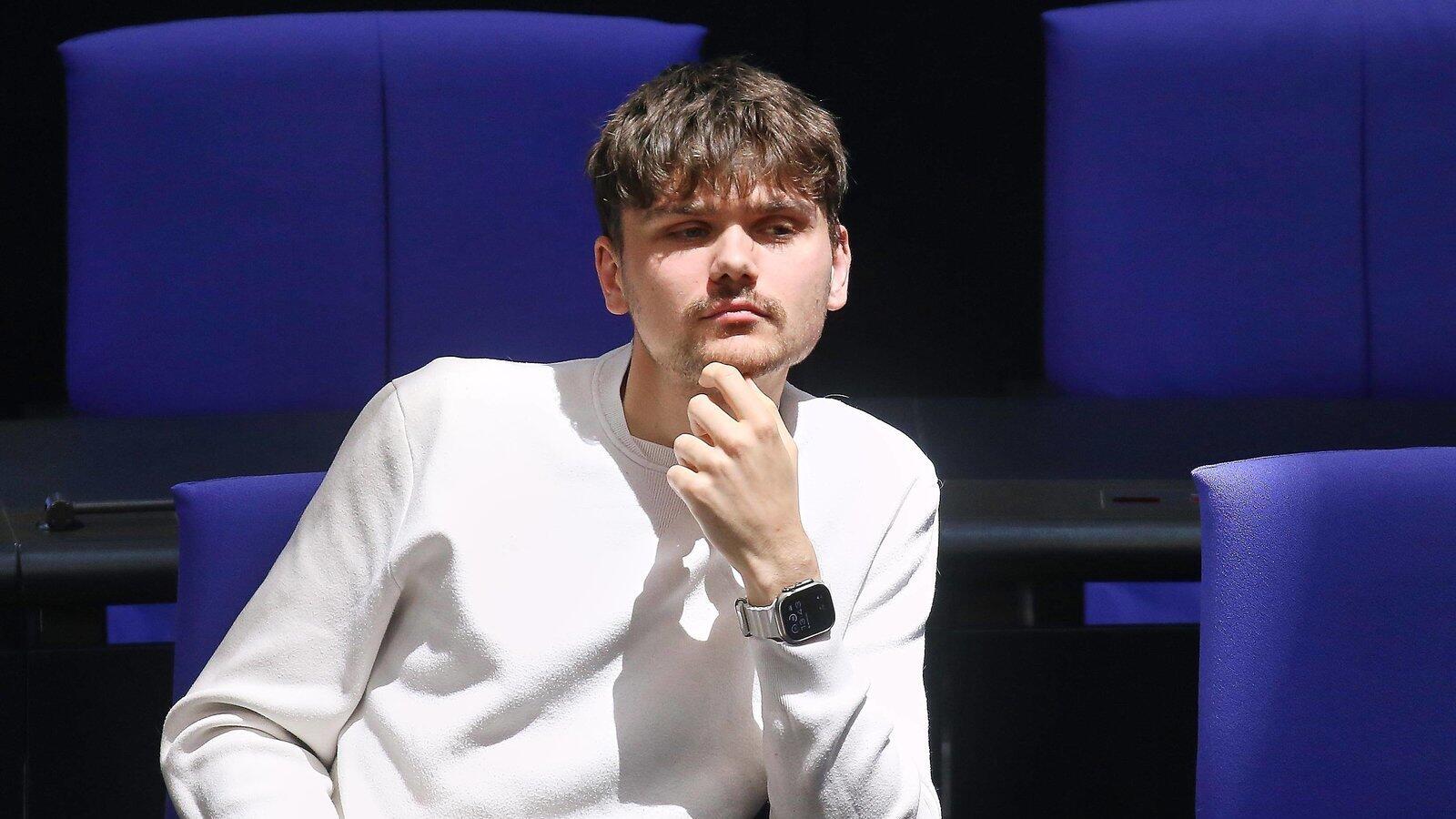 So erschreckend findet der Passauer Abgeordnete Luke Hoß die Berliner Blase