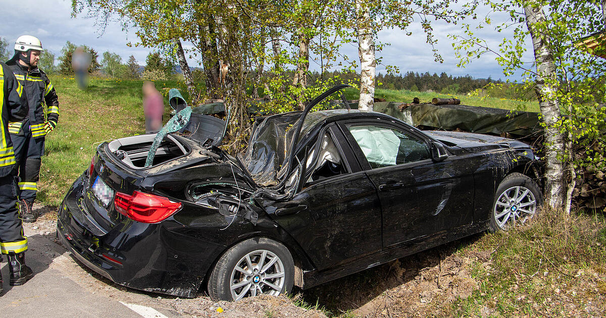 Zwei 18-Jährige bei Unfall im Kreis Deggendorf schwer verletzt