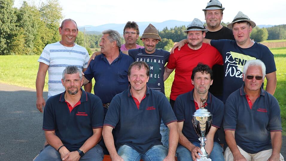 Feuerwehr holt den Wanderpokal
