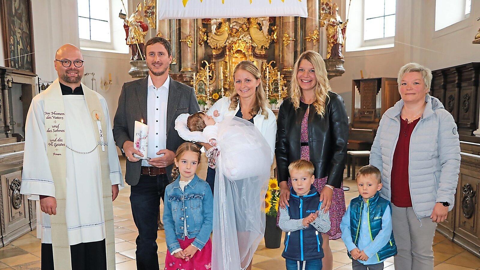 Die kleine Rosi Pankratz aus Miltach ist nun ein Kind Gottes