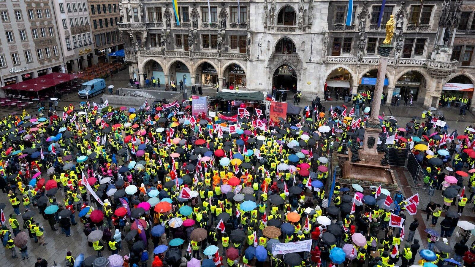 Tausende bei Verdi-Kundgebungen - Warnstreiks in Bayern