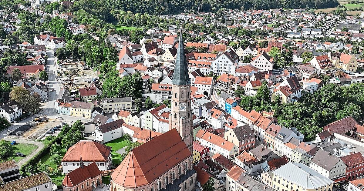 Dingolfinger Stadtpfarrkirche St. Johannes wird zum Münster erhoben
